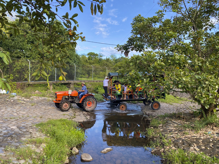 Hotel y Parque Turístico Navar City